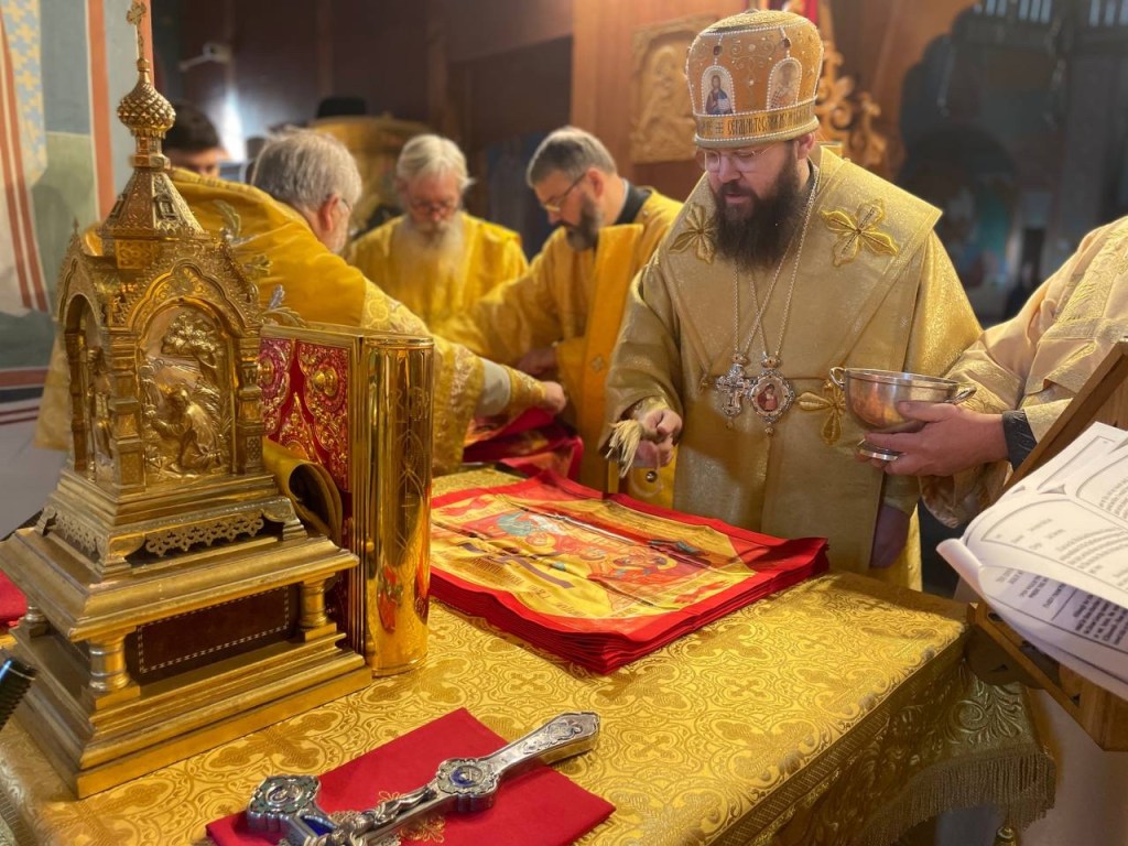 The Rite of Consecration of New Antiminsia Was Performed in the London ...