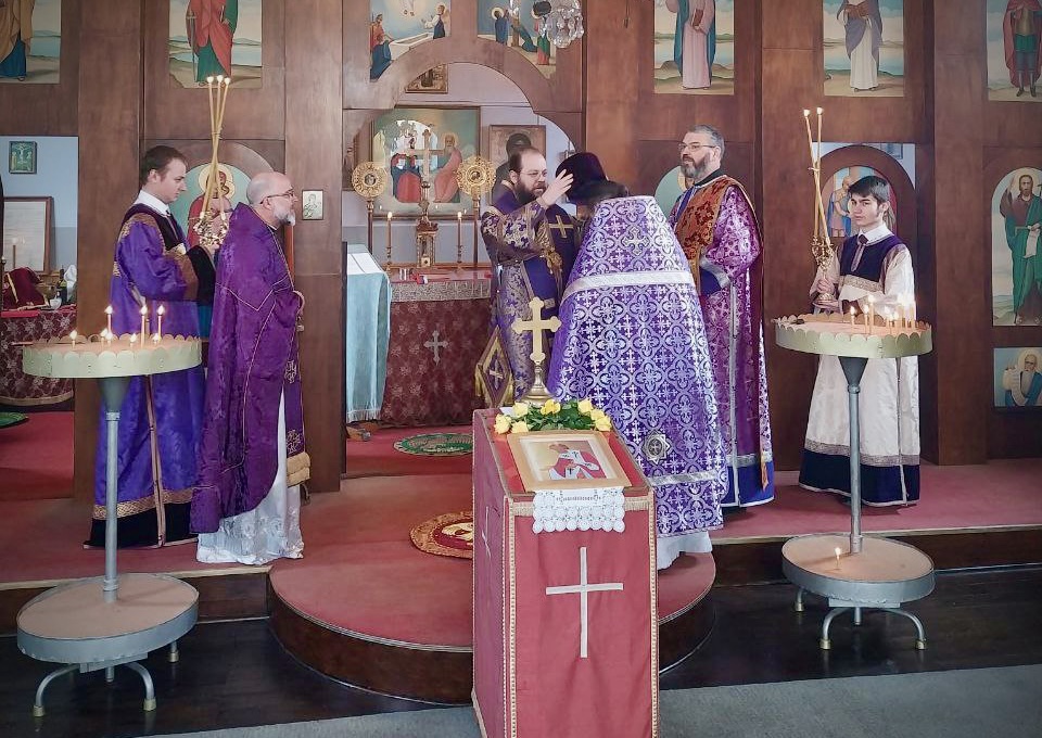 The Altar Feast of the Parish of St Chad of Lichfield is Marked in ...