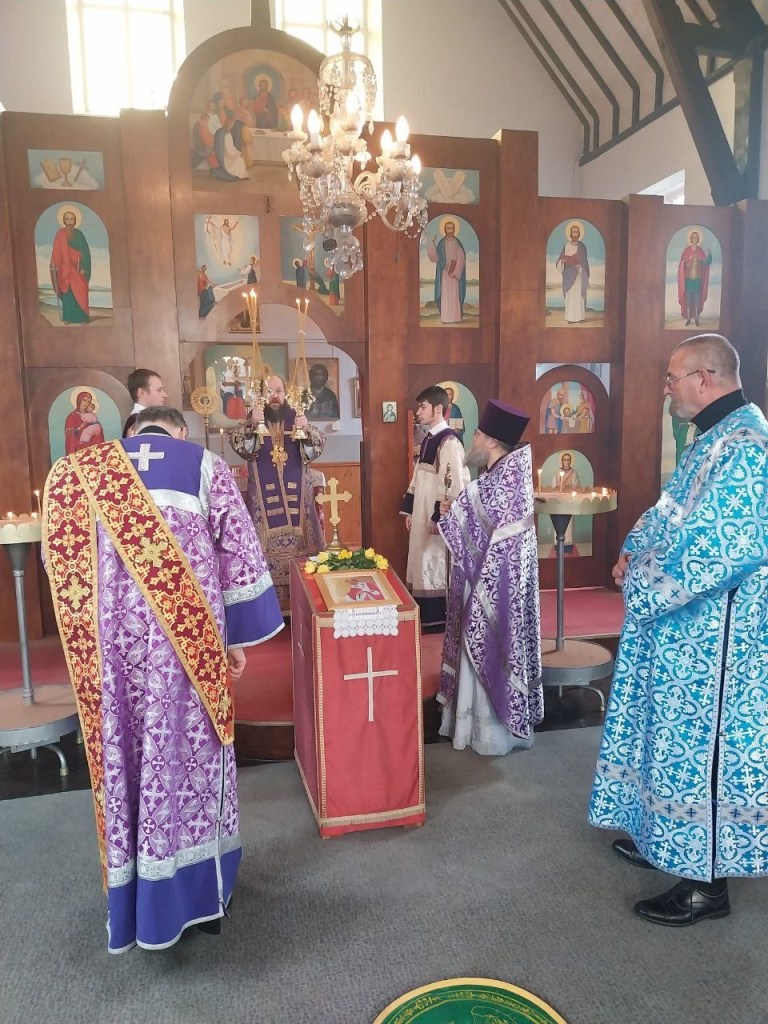 The Altar Feast of the Parish of St Chad of Lichfield is Marked in ...