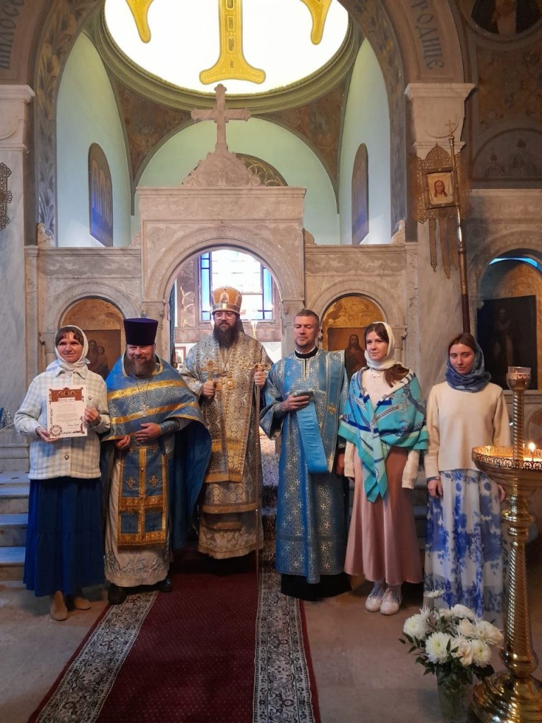 Bishop Irenei Celebrates the Altar Feast of the Menton Parish of the ...
